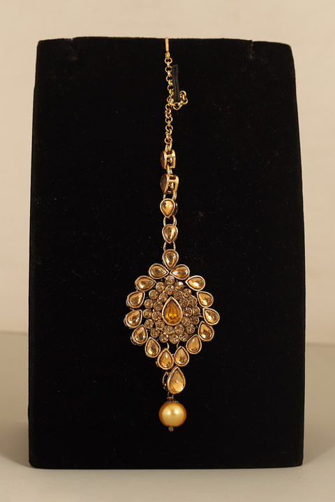 What Is Tikka Jewelry? Meaning, Styles & How to Wear It (2025 Guide ...